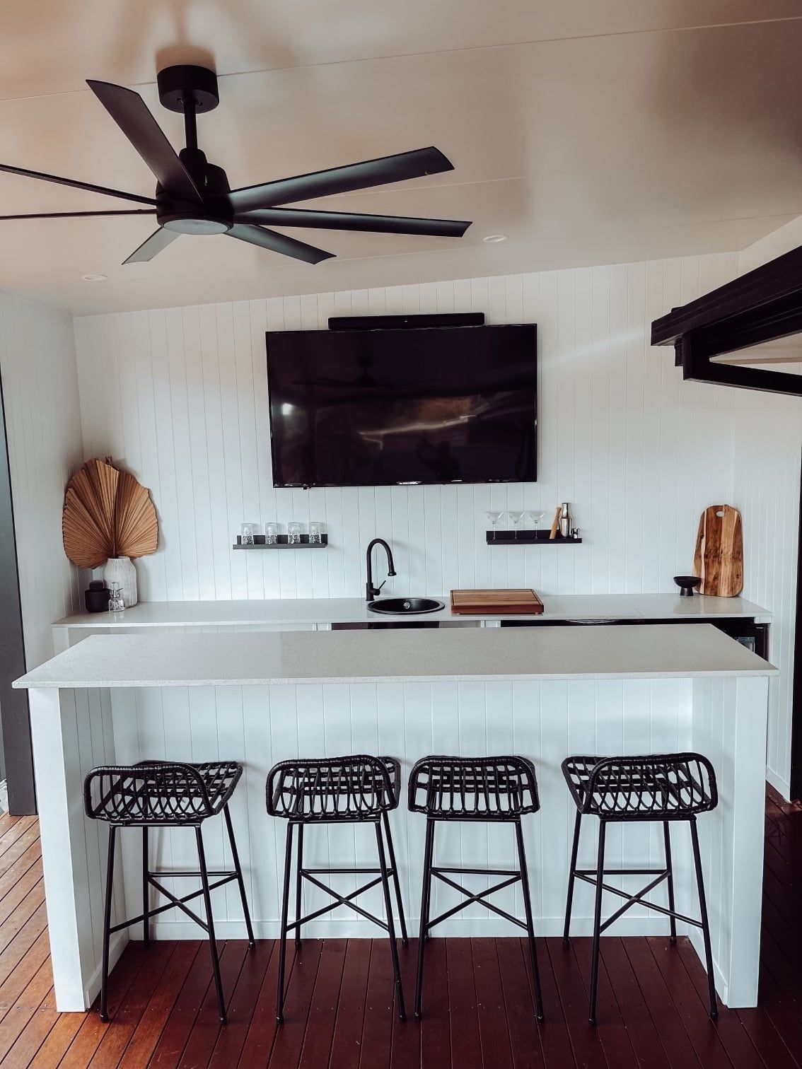 How To Create The Perfect Outdoor Entertainment Area