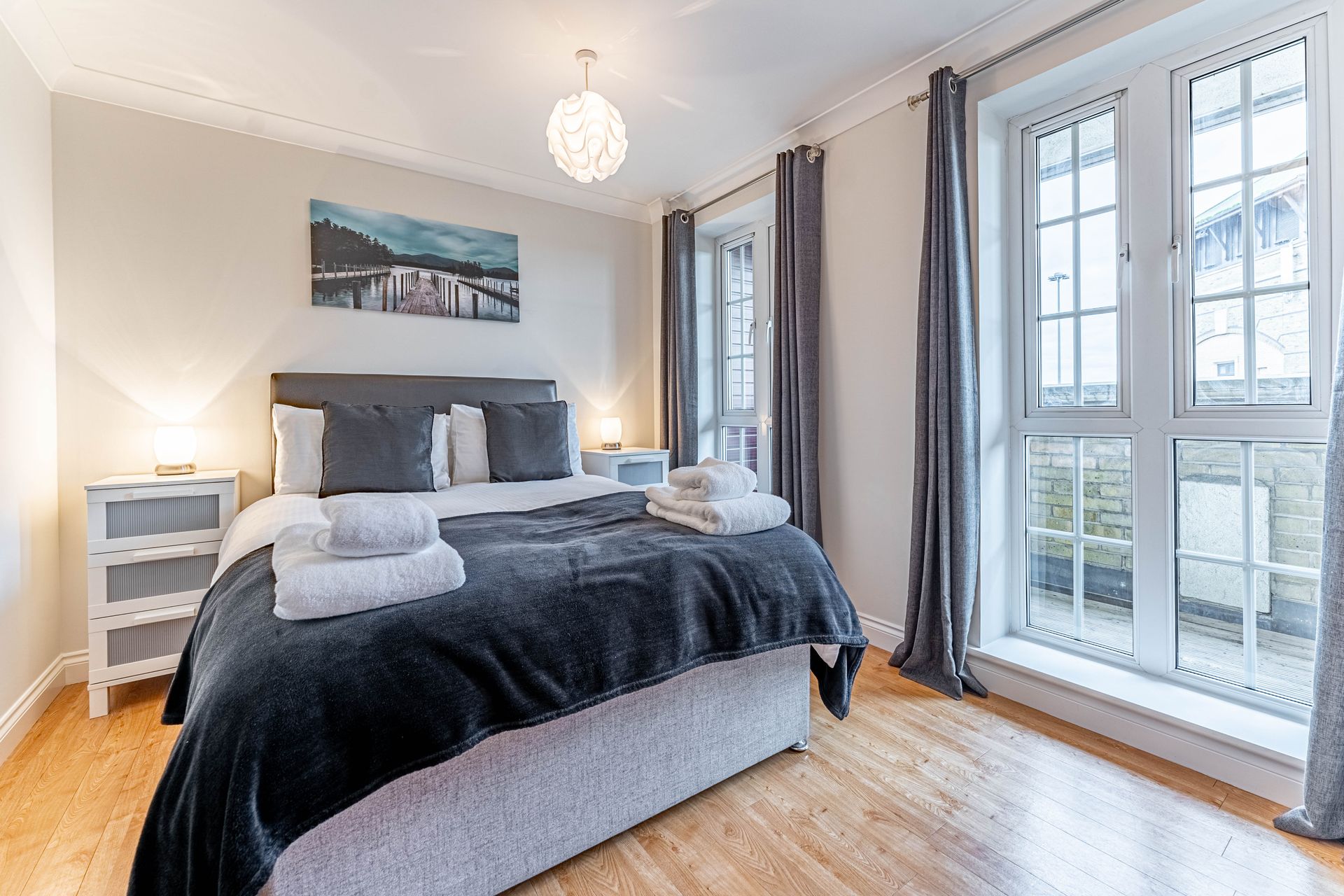 Riverside House | 2 & 3 Bedroom Serviced Apartments