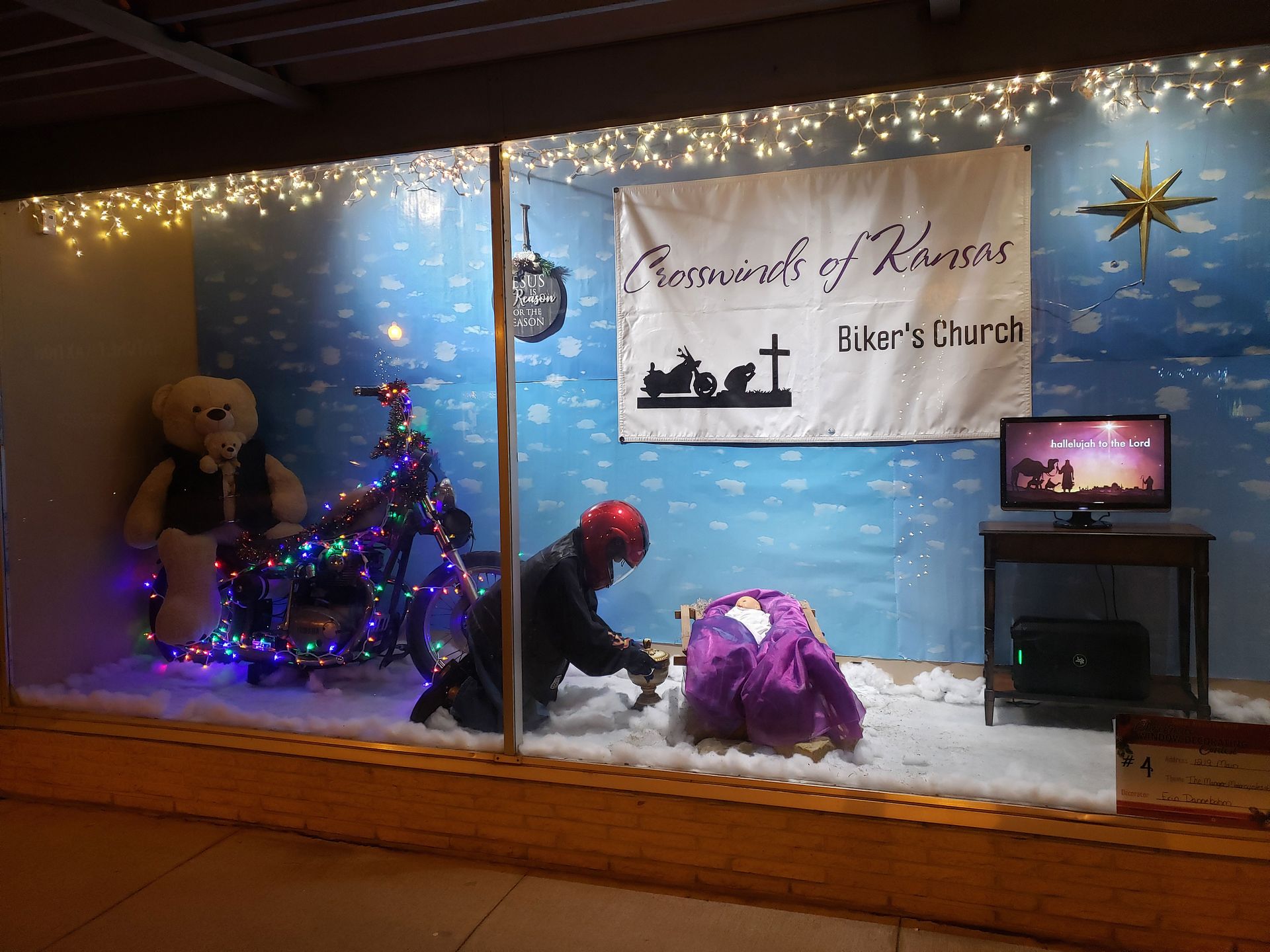 2023 Christmas Window Displays