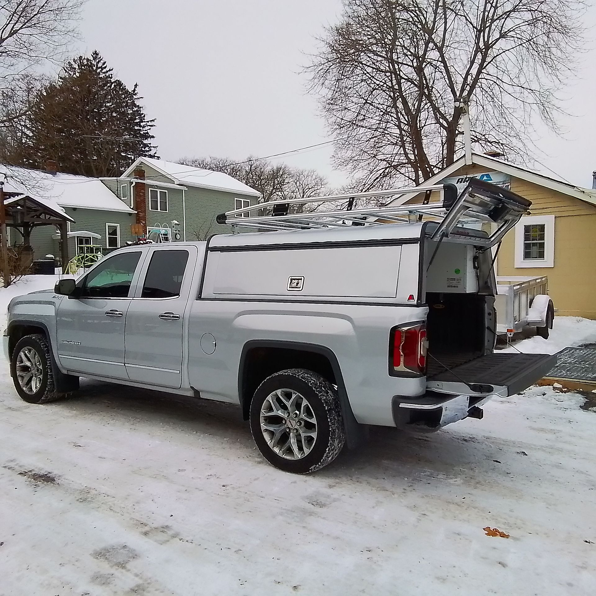 Leer DCC Truck Cap Sales & Installations | Mastercraft Truck Caps LLC ...