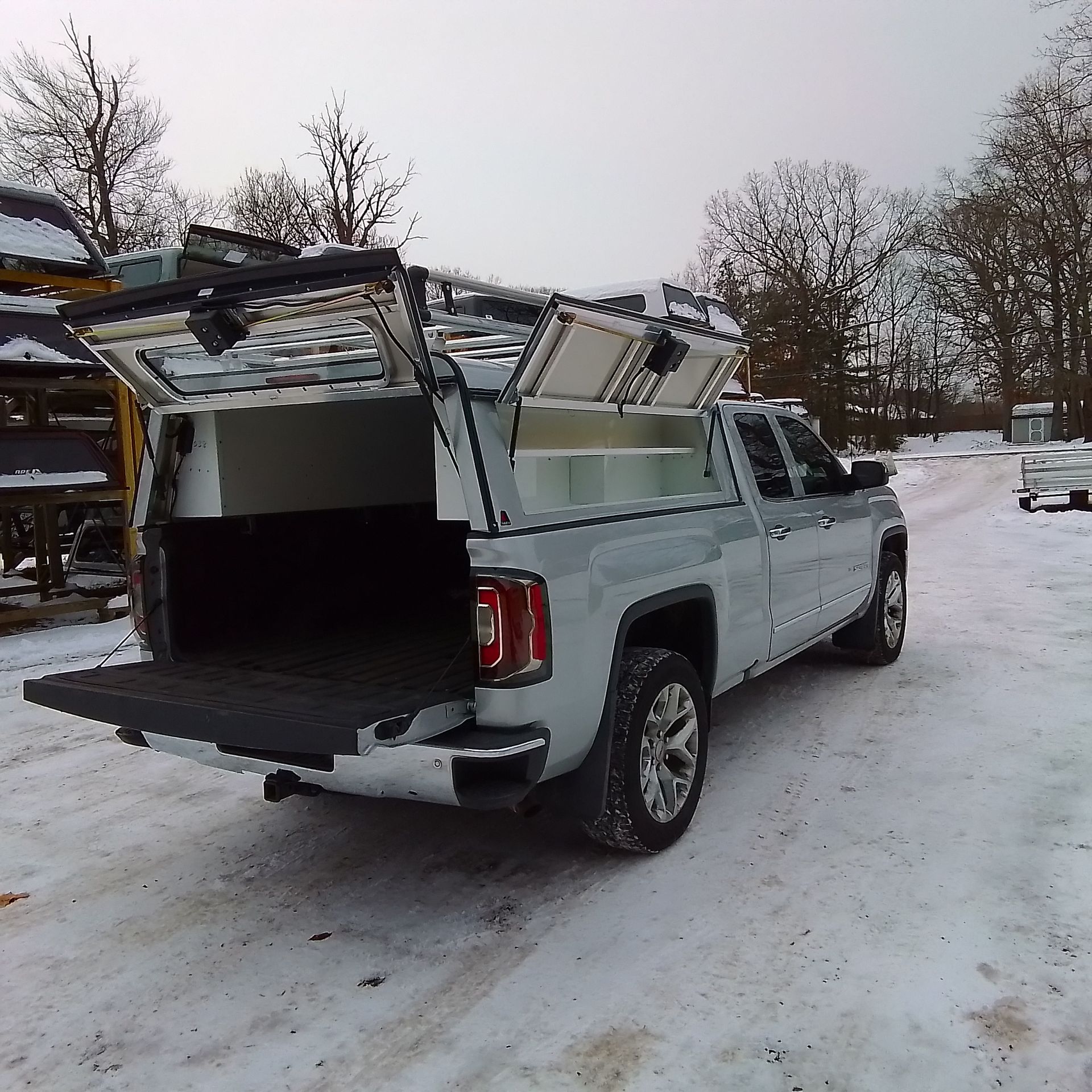 Leer DCC Truck Cap Sales & Installations | Mastercraft Truck Caps LLC ...