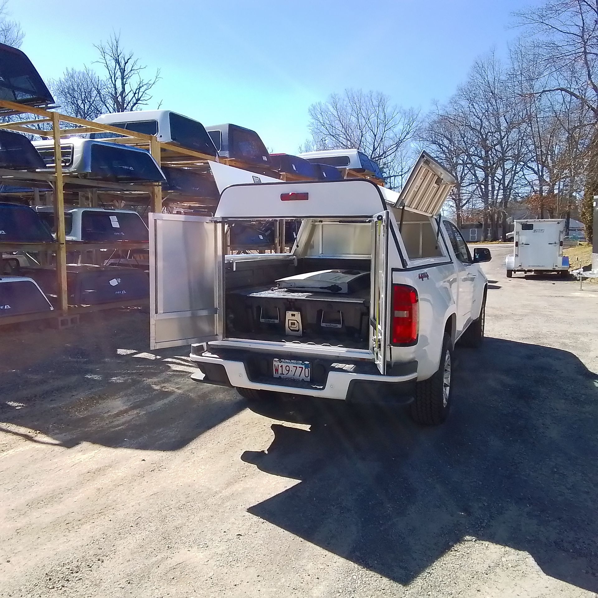 Leer DCC Truck Cap Sales & Installations | Mastercraft Truck Caps LLC ...