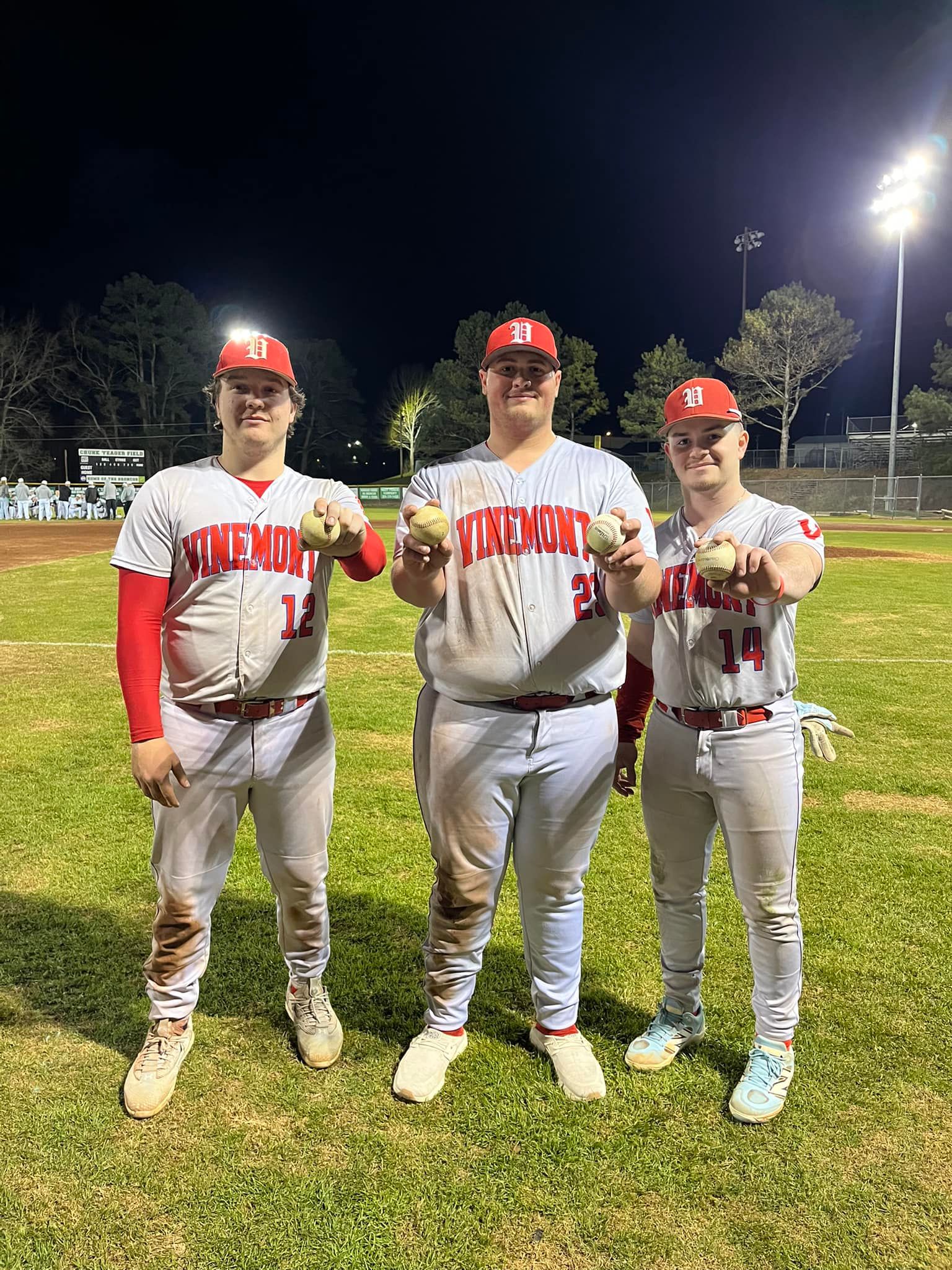 Vinemont BB run rules Holly Pond Tuesday to sweep series:
