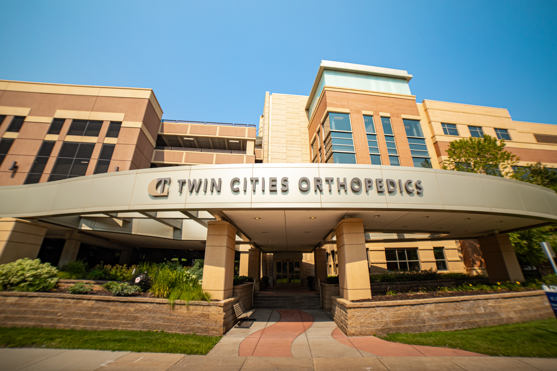 Edina, MN - Edina Crosstown Medical Building | Hegenes Properties