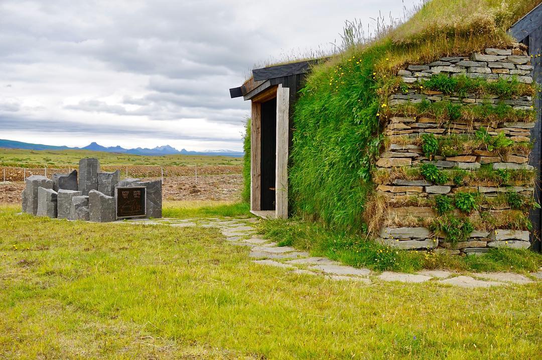 Icelandic Turf Houses with Modern Luxury - Torfhús Retreat