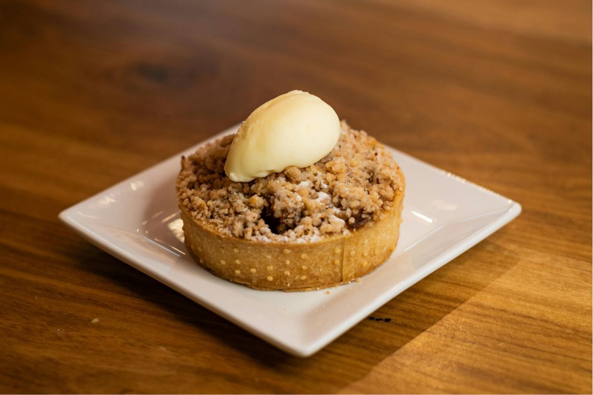 What to do on Acland Street, St Kilda – The complete local guide
