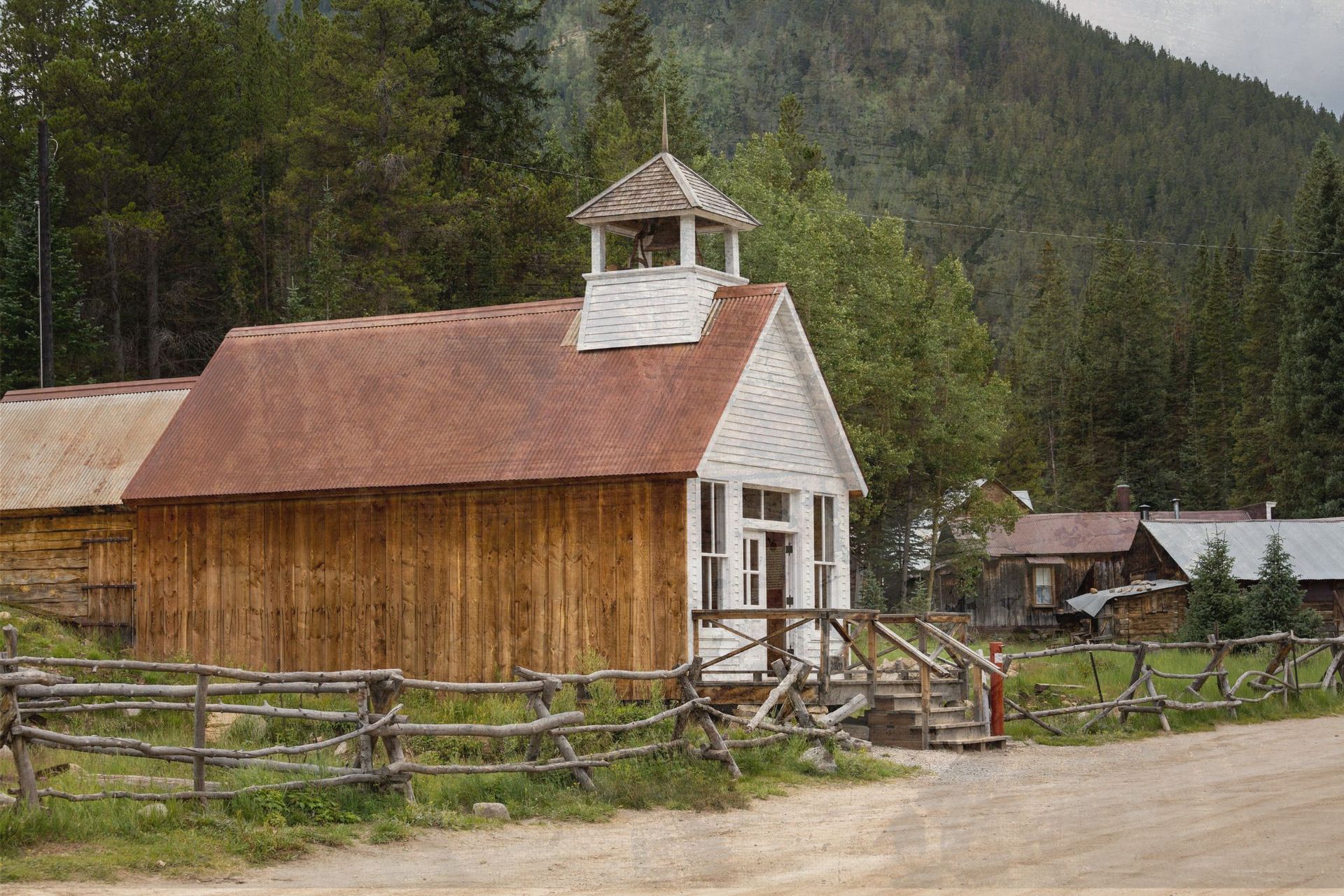 11 obscure US ghost towns with actual ghosts (maybe) | Mythfolks