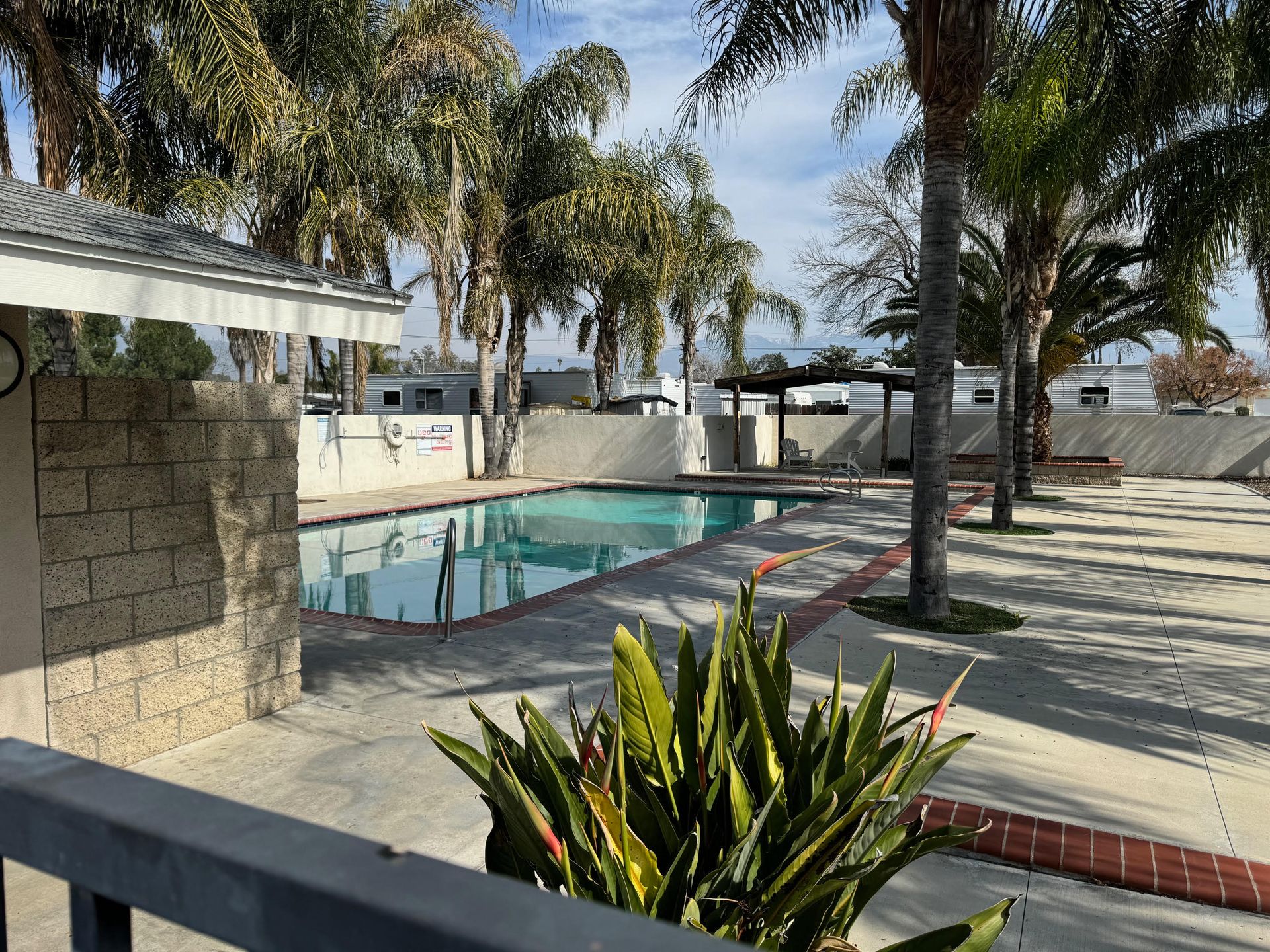 Gilbert Hemet RV Park is the best RV in California!