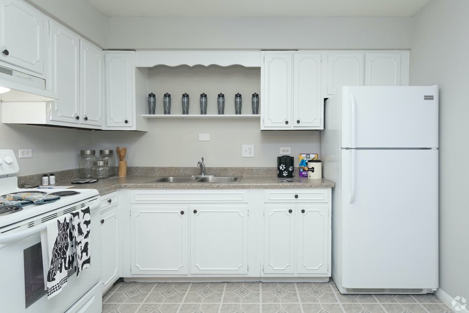 Mount Prospect Greens Apartments - Mt Prospect, Illinois