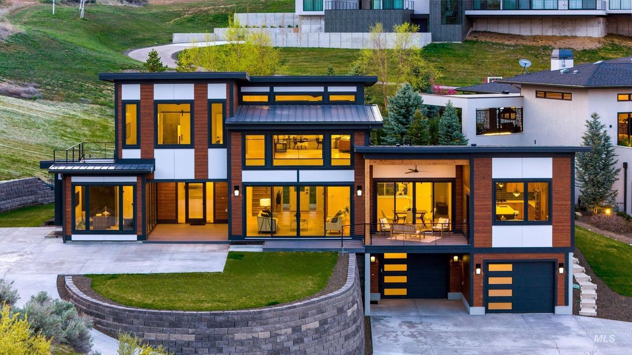 Modern & Mid-Century Homes For Sale | Modern Architecture