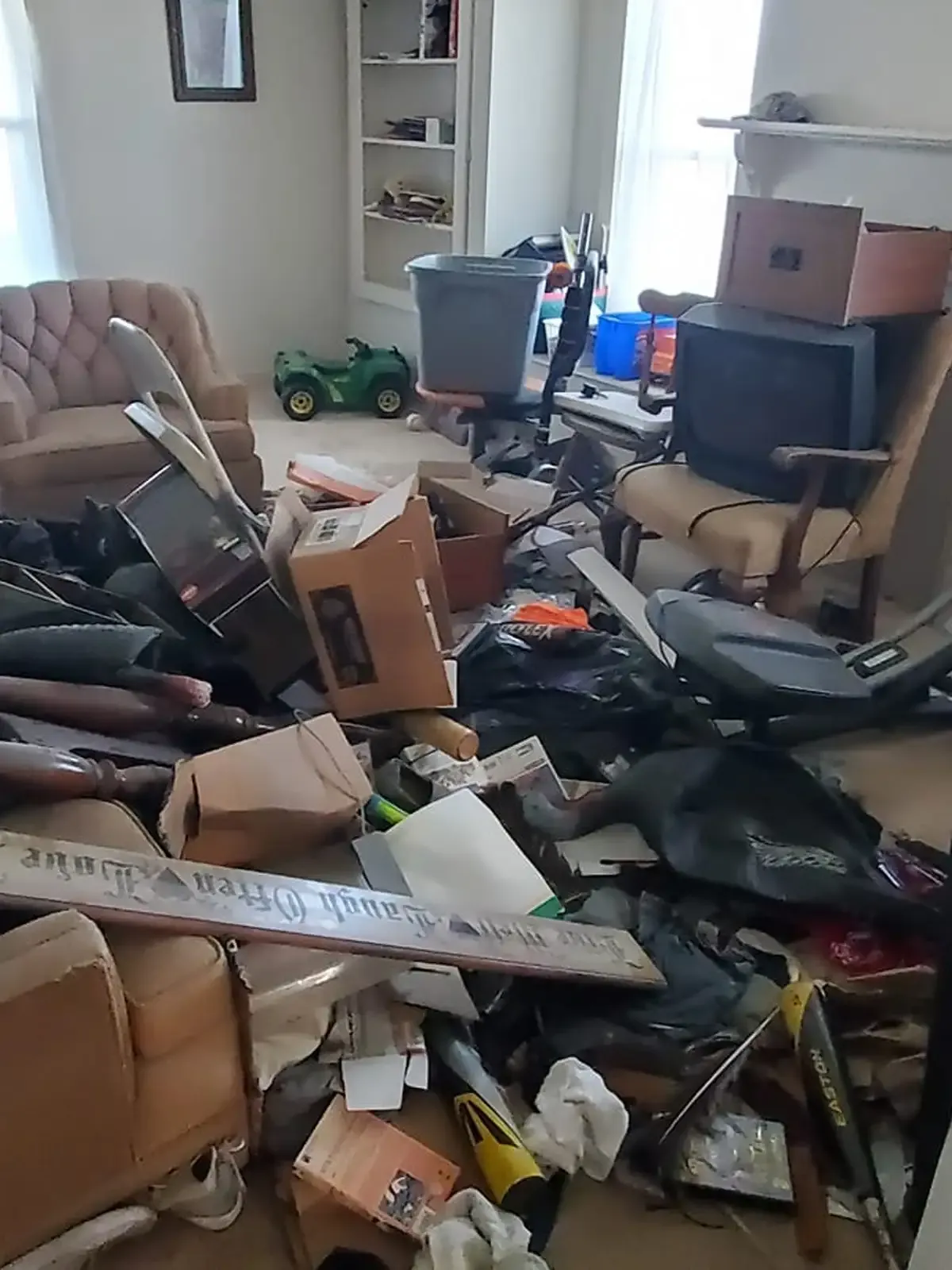 Stress-Free Hoarder Cleanouts in Elizabeth City