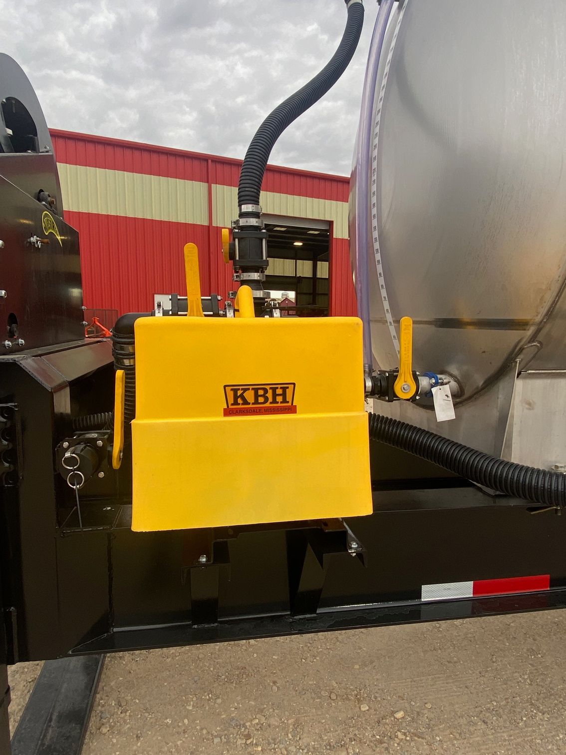 4200 gallon nurse trailer | KBH Equipment