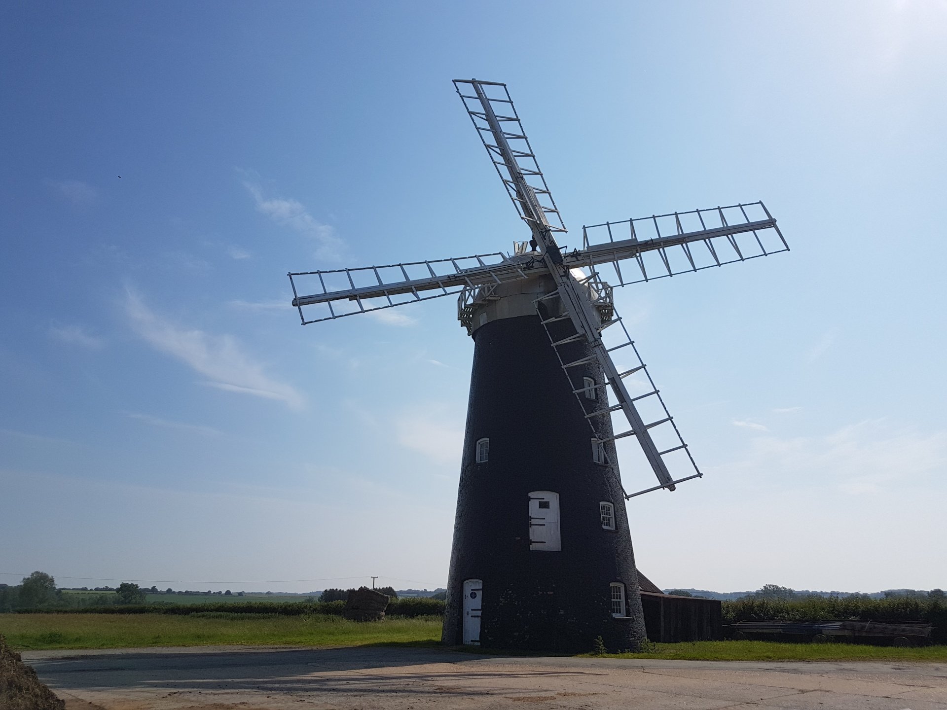 Pakenham Windmill Country Store - Specialist supplier in animal feed ...