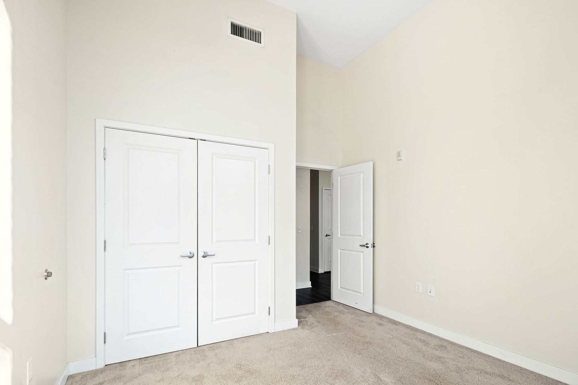 Luxury Apartments for Rent | Mural Lofts | Philly, PA