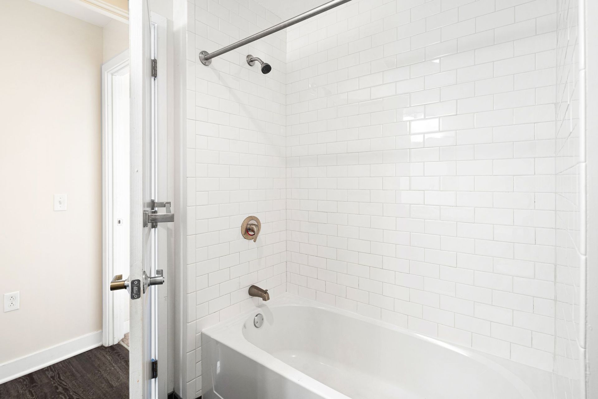 Luxury Apartments for Rent | Mural Lofts | Philly, PA