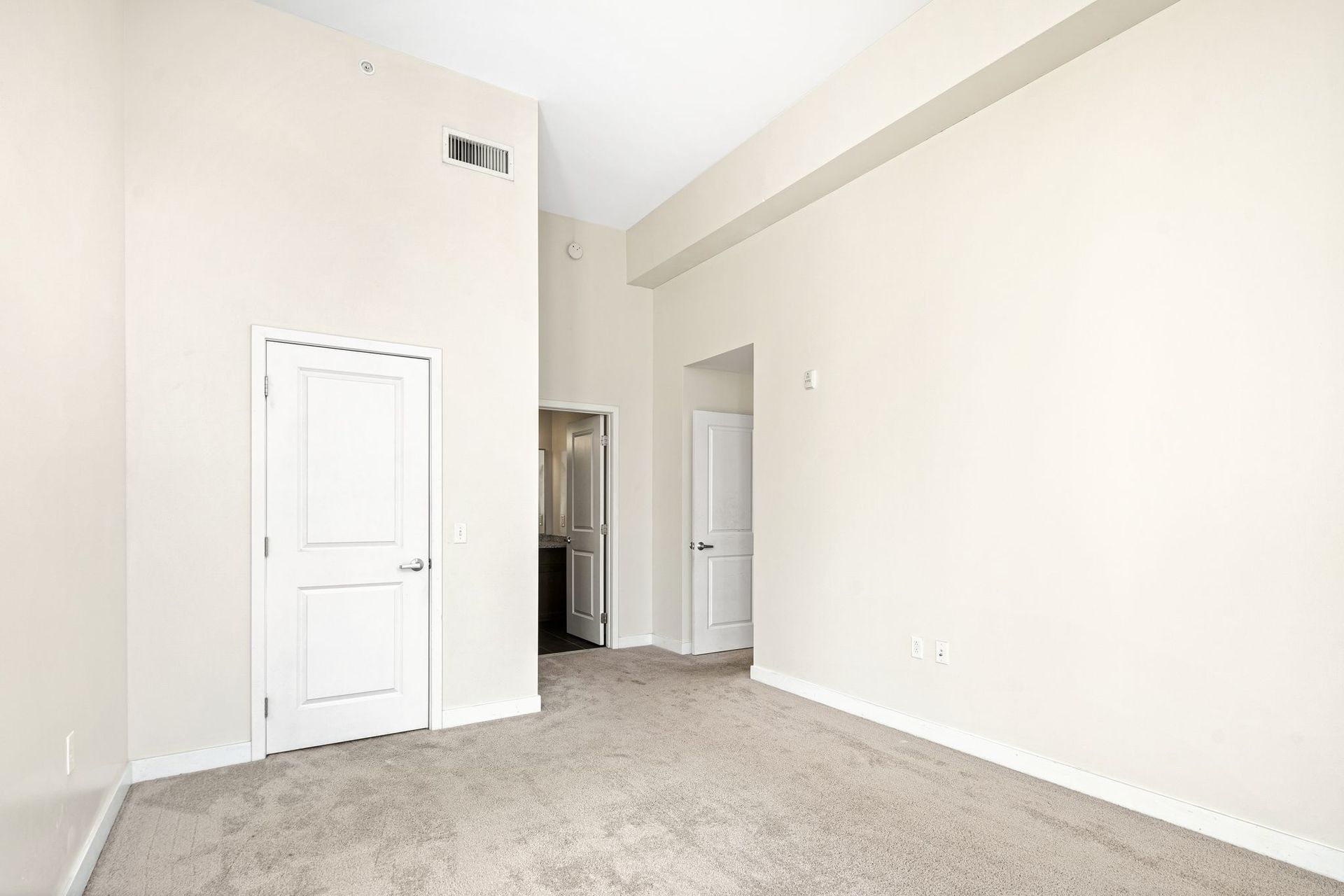 Luxury Apartments for Rent | Mural Lofts | Philly, PA