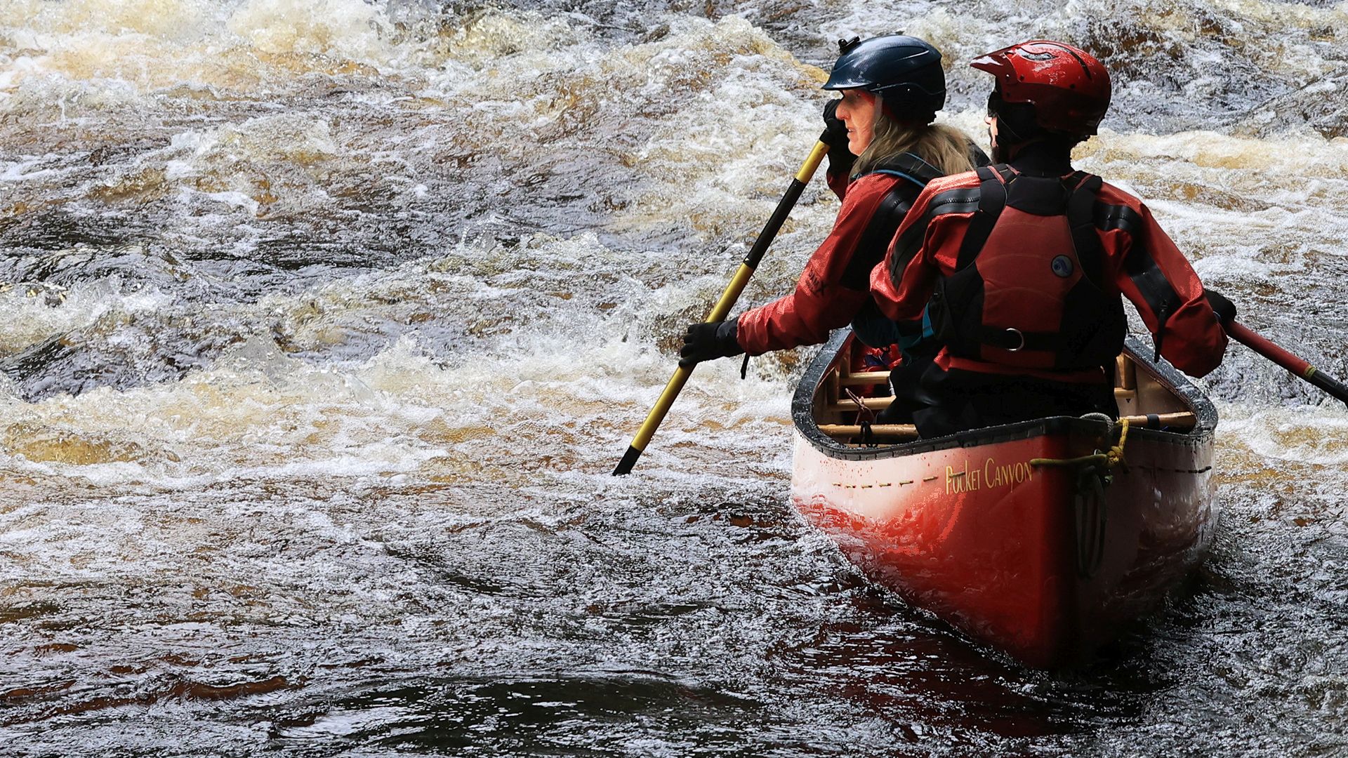 Kayak and canoe coaching at Canolfan Tryweryn