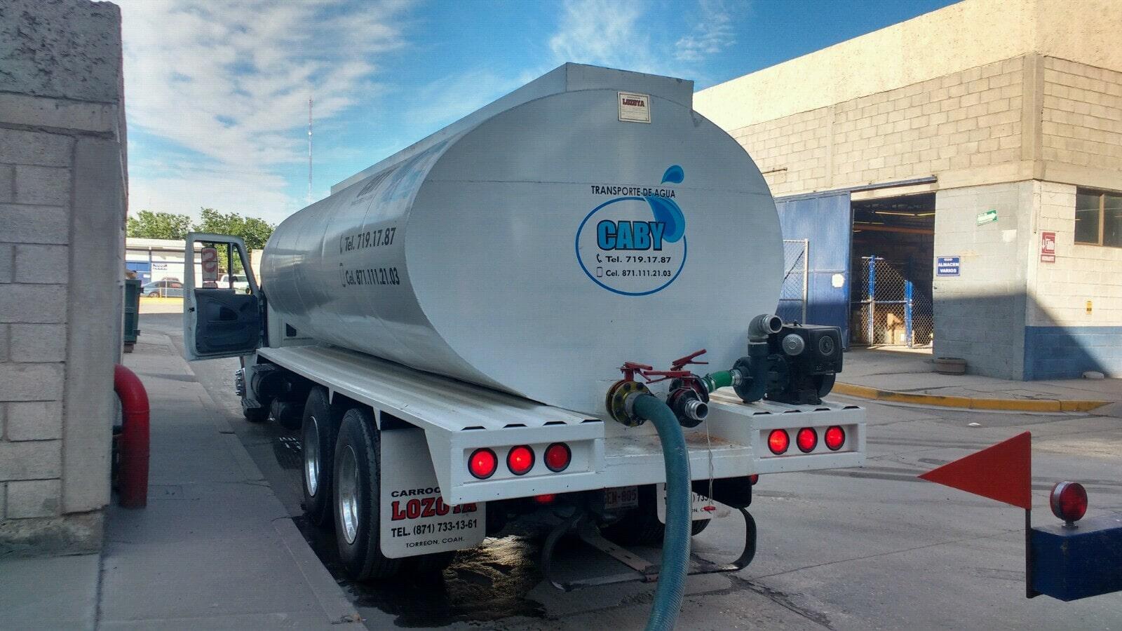 Servicio de pipas de agua potable en Gómez Palacio, Durango