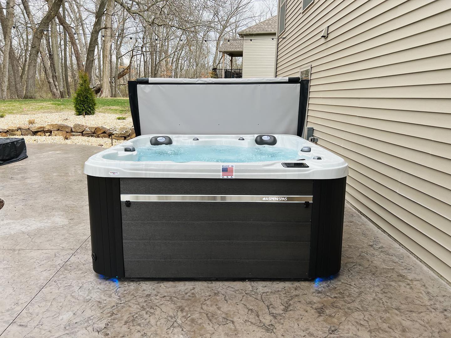 Aspen Spas | Outdoor Hot Tubs | Odyssey Spas
