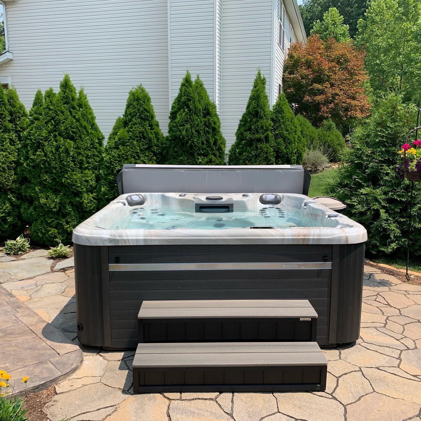 Aspen Spas | Outdoor Hot Tubs | Odyssey Spas
