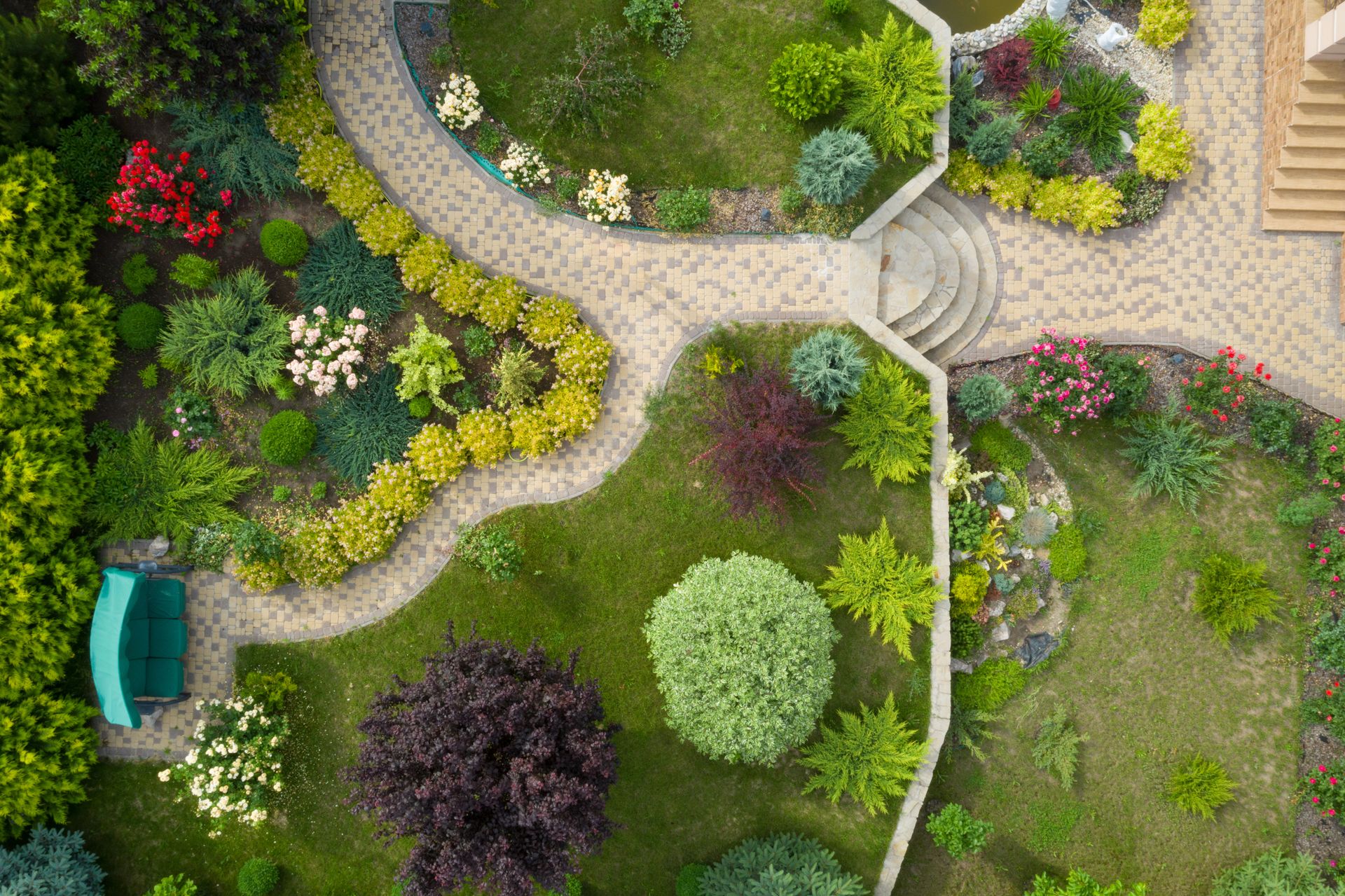 Landscaping Design Trends for Creating Comfortable and Functional Spaces