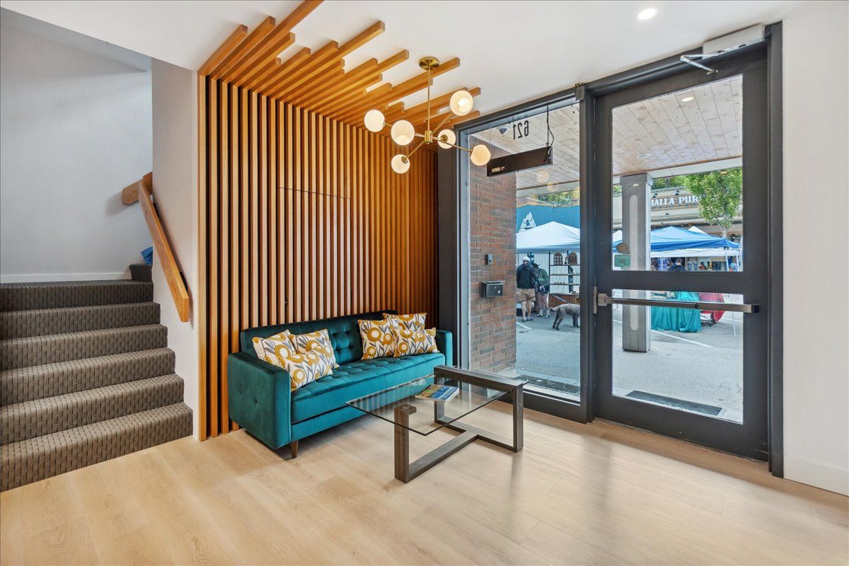 Boutique Hotel | The Oak Hotel | Nelson, BC