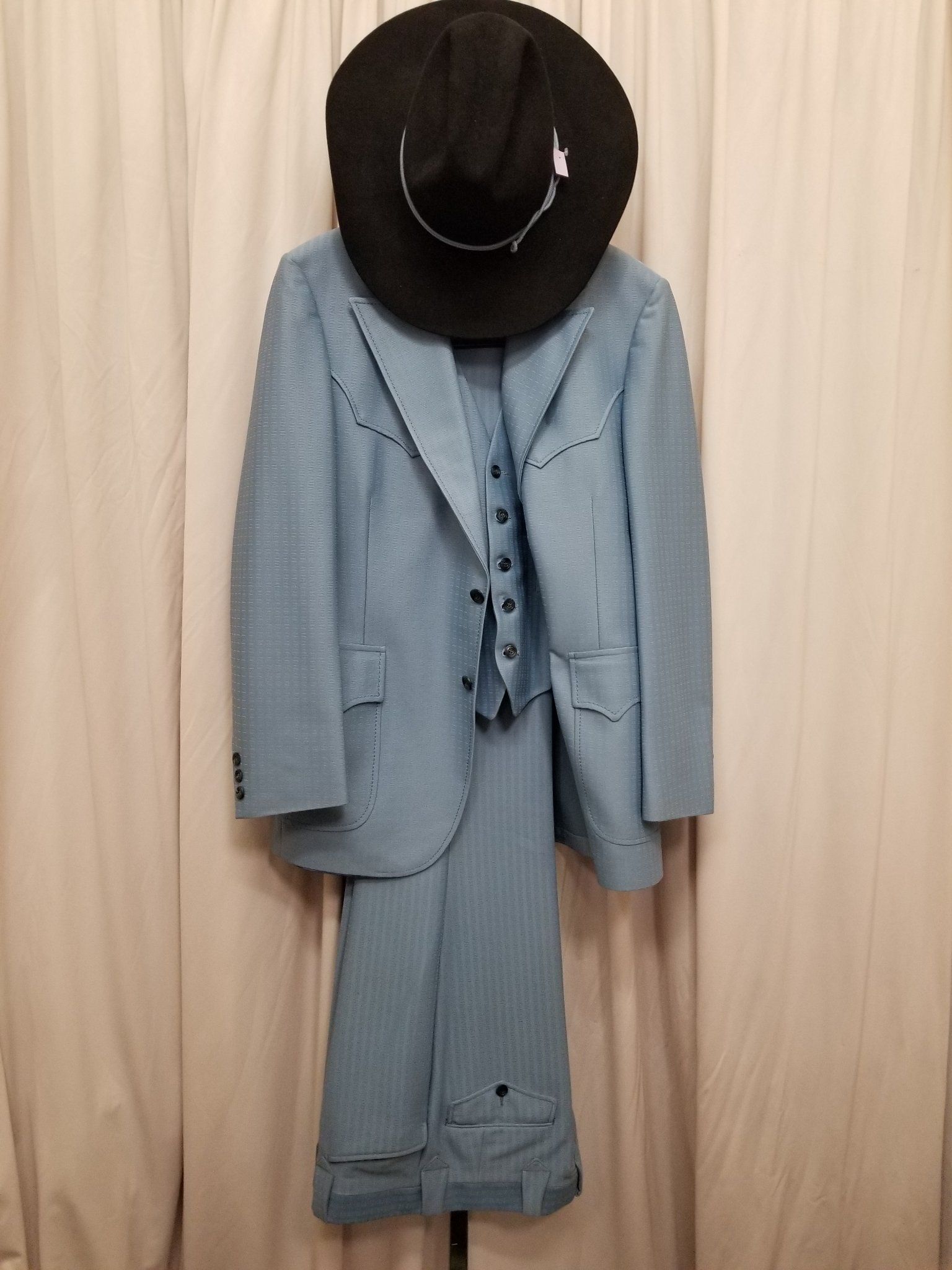 Einstein's Vintage Clothing | Costume & Formal Wear