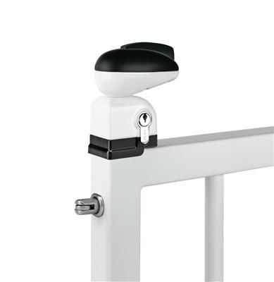 Keep Your Family Safe with the Right Pool Fence and Hardware | Slagle Fence