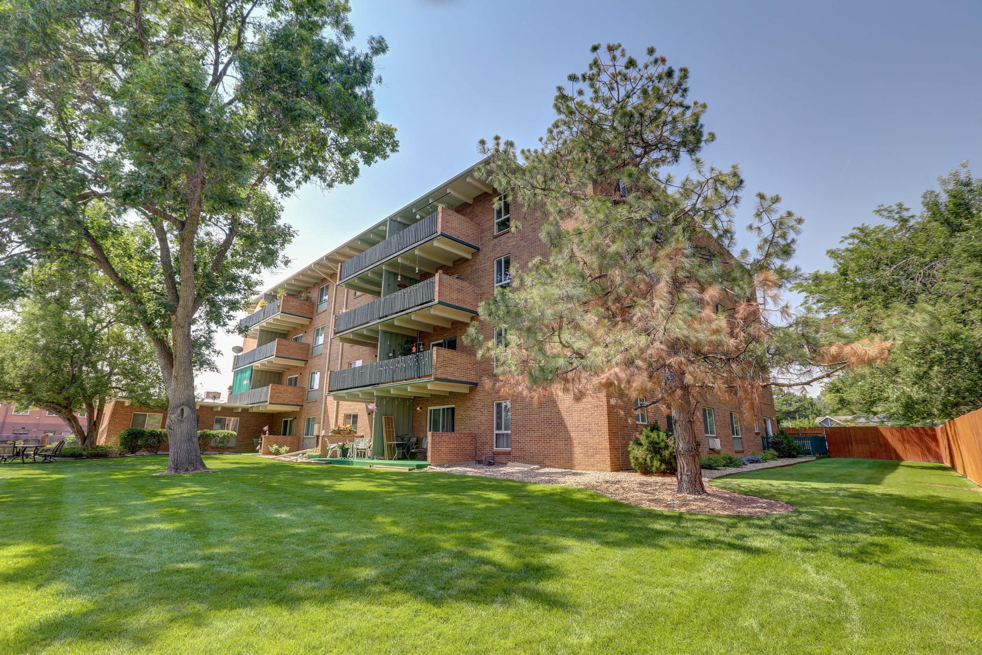 Paramount Gardens Apartments | Colorado