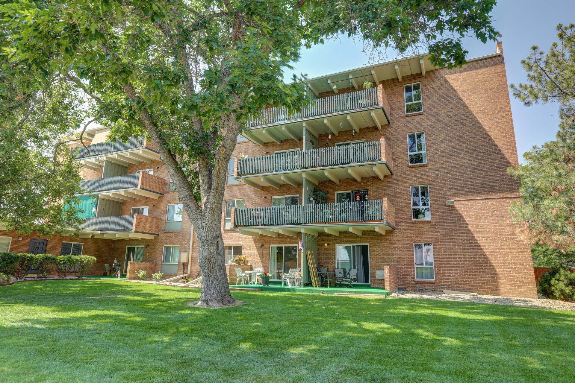 Paramount Gardens Apartments | Colorado