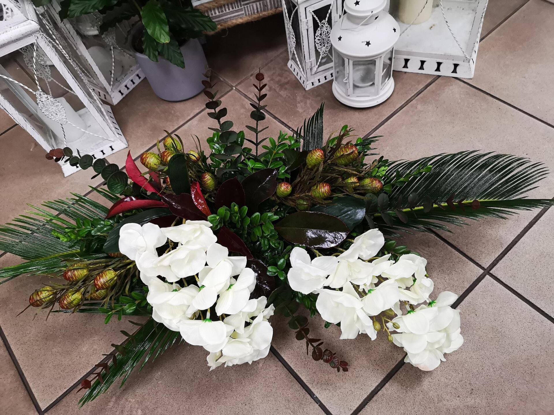 Gedulo vainikai, puokštės Panevėžyje | Gėlių salonas Doloreta