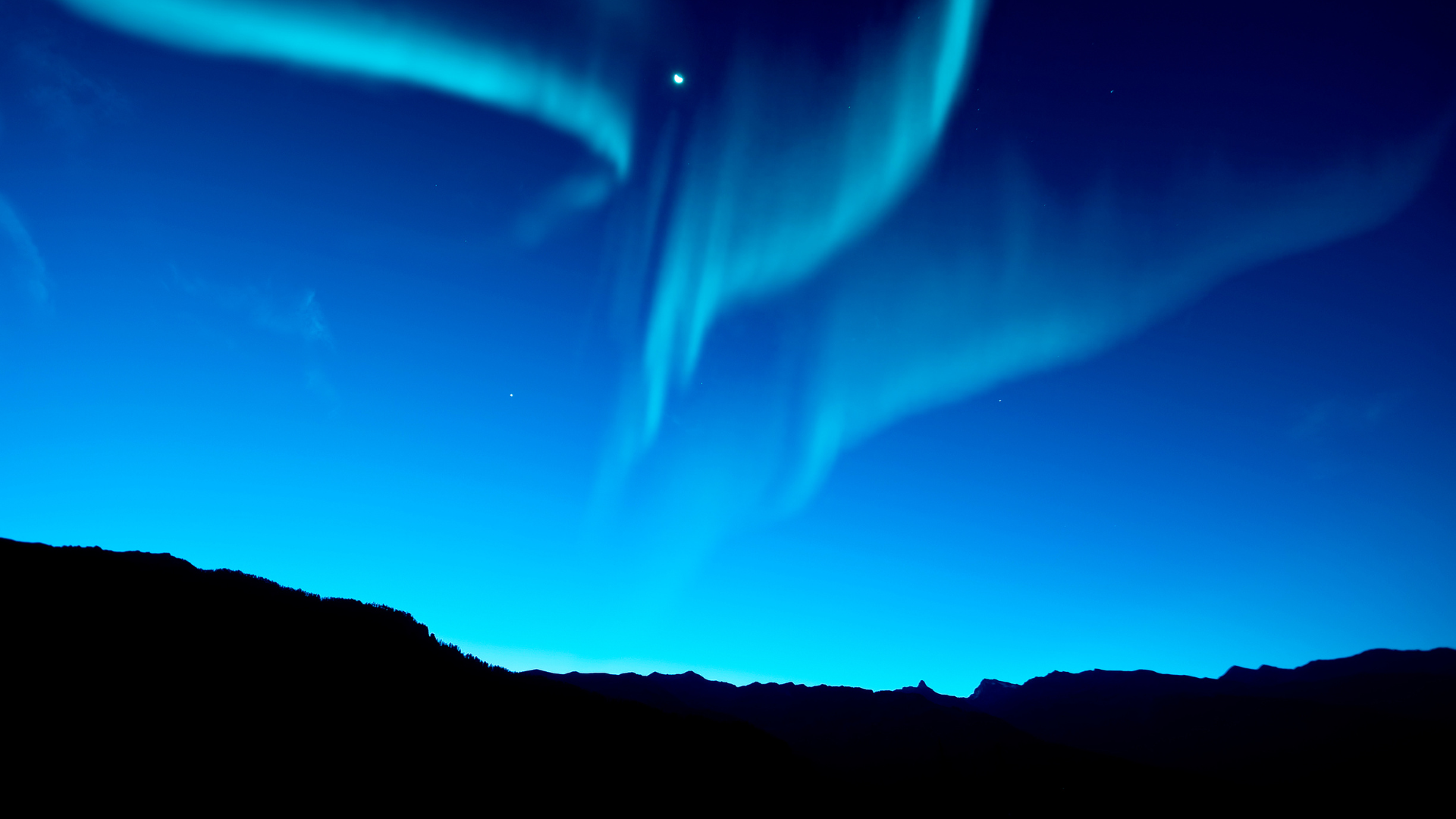 Svalbard Aurora Borealis Trip Package in March