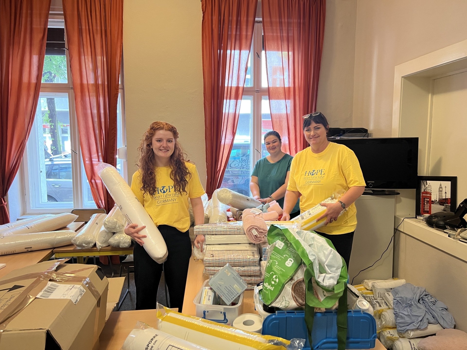 HELP SUPPORT UKRAINE RELIEF