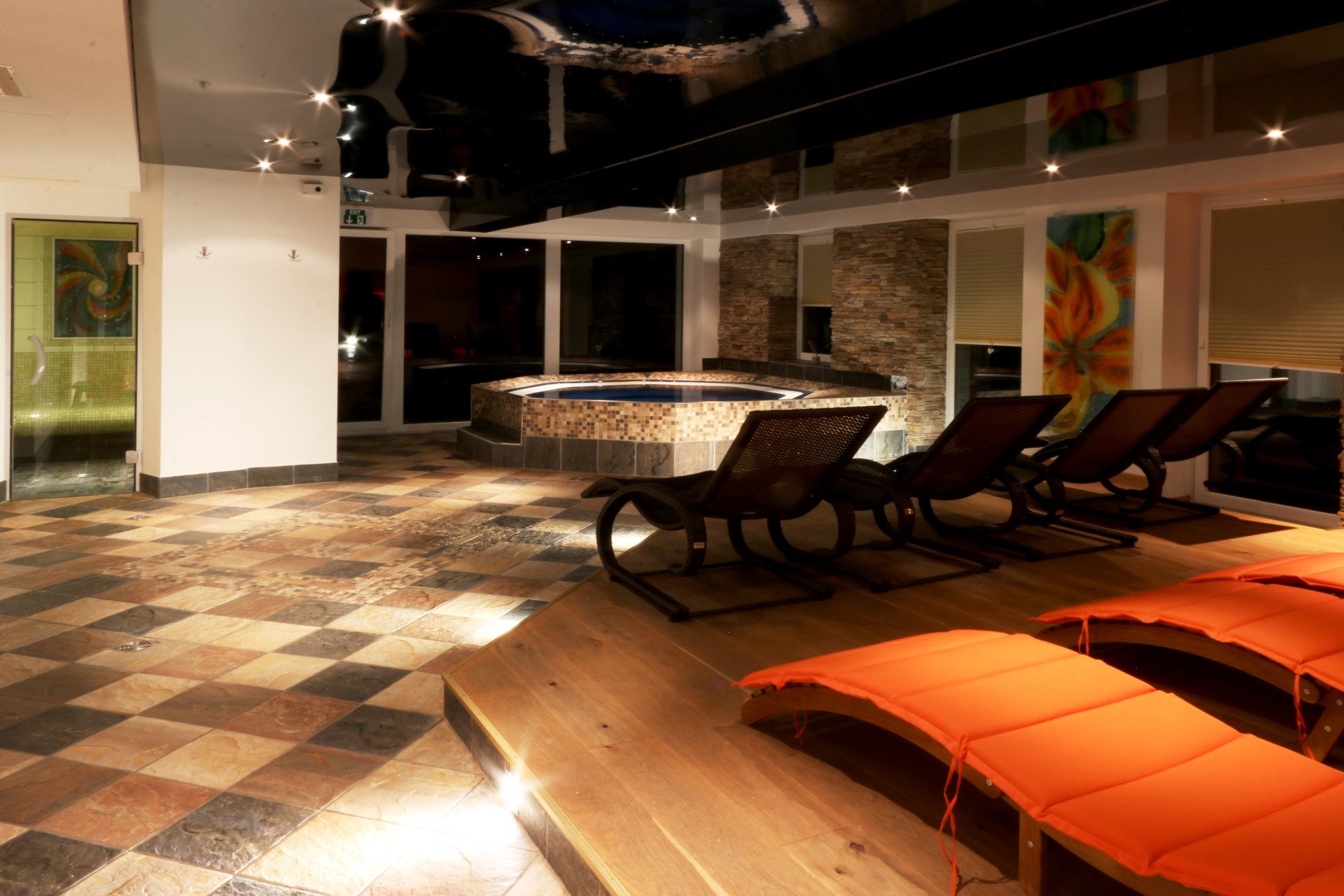 Only SPA in-front of the slopes. Awesome mountain views