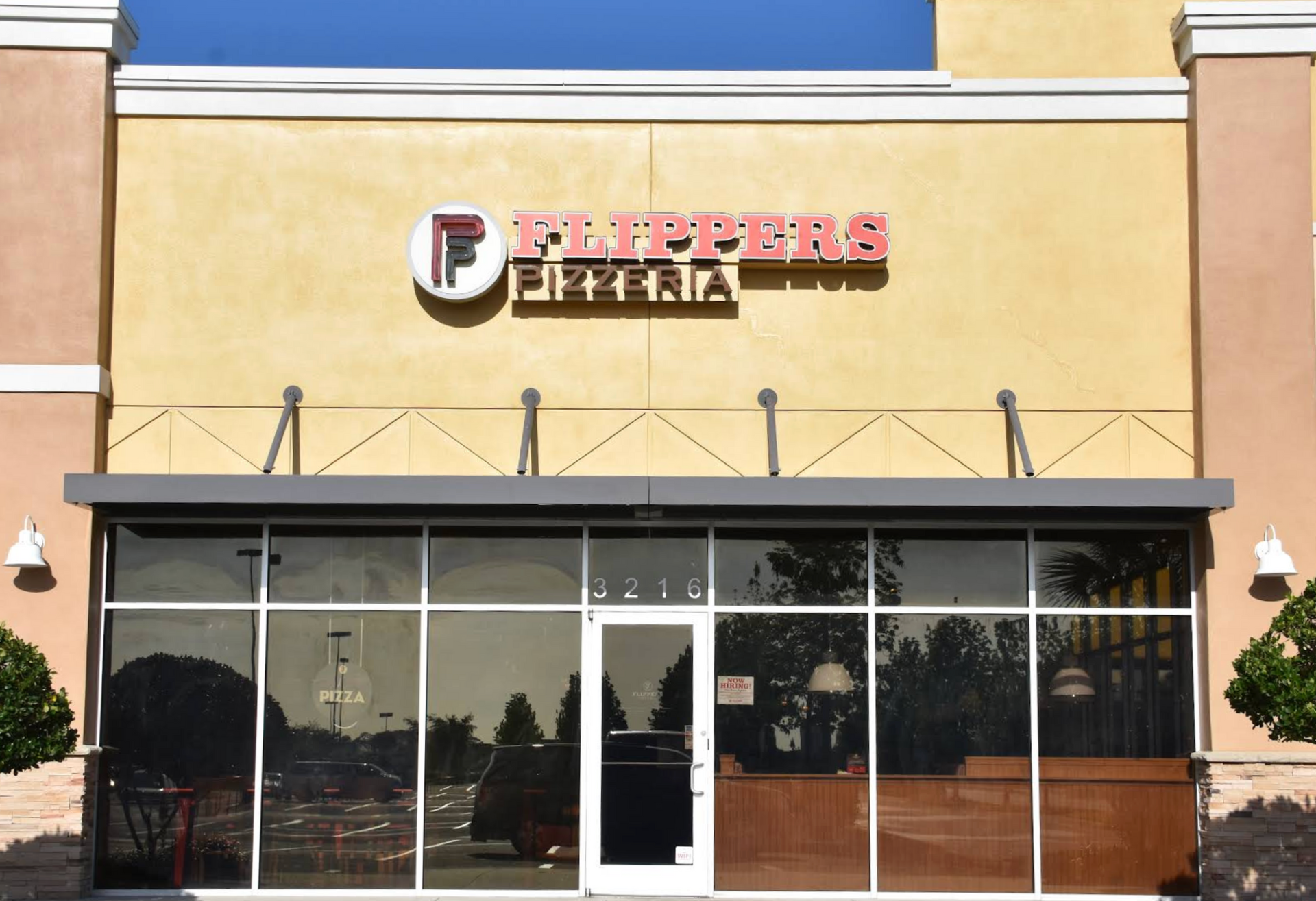 Flippers Pizza Co. Rolling Oaks Kissimmee | All-Natural Craft Pizza
