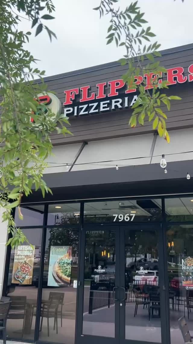 Flippers Pizza Co. Gallery | Eat With Your Eyes