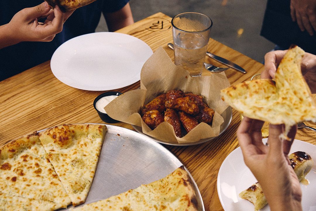 Flippers Pizza Co. Rolling Oaks Kissimmee | All-Natural Craft Pizza