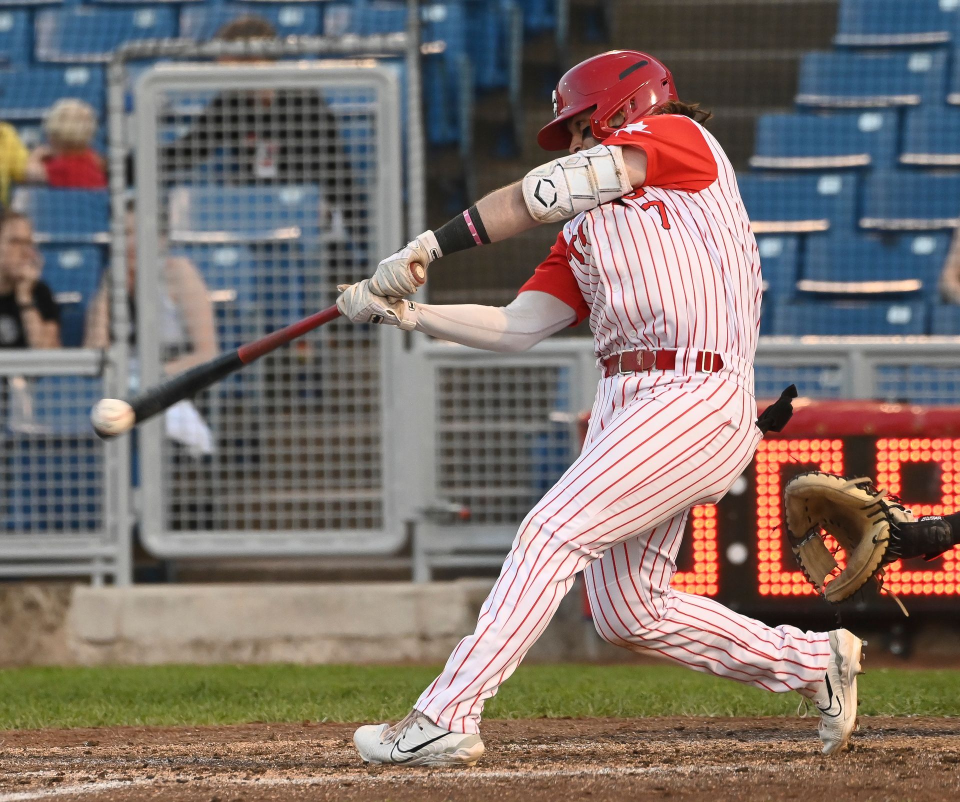 Wright Blasts Walk-Off Grand Slam, Titans Take Series