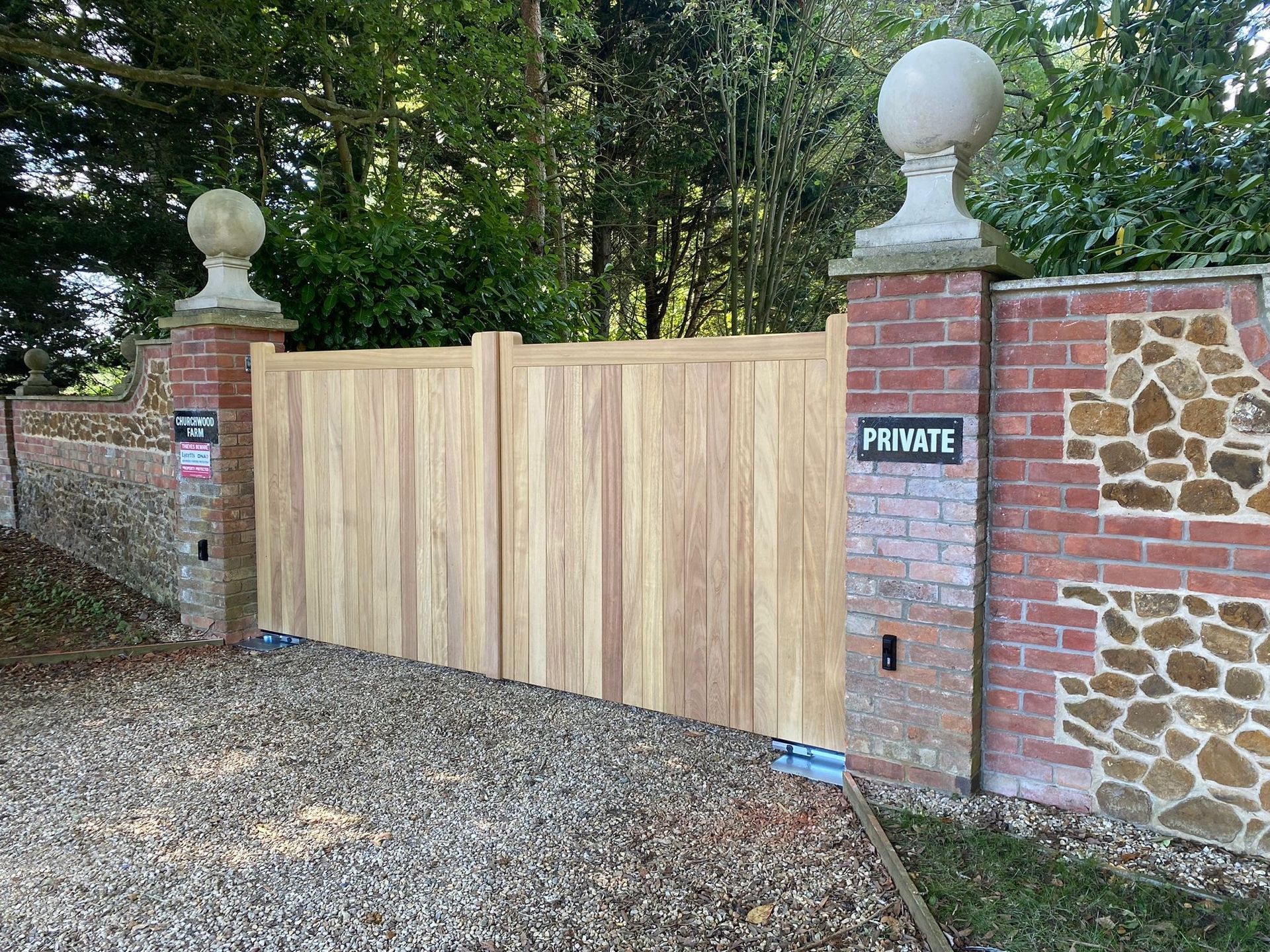 Privacy Driveway Gates | Hadleigh Gate Range