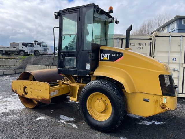 Earth Moving Equipment & Heavy Machinery Sale