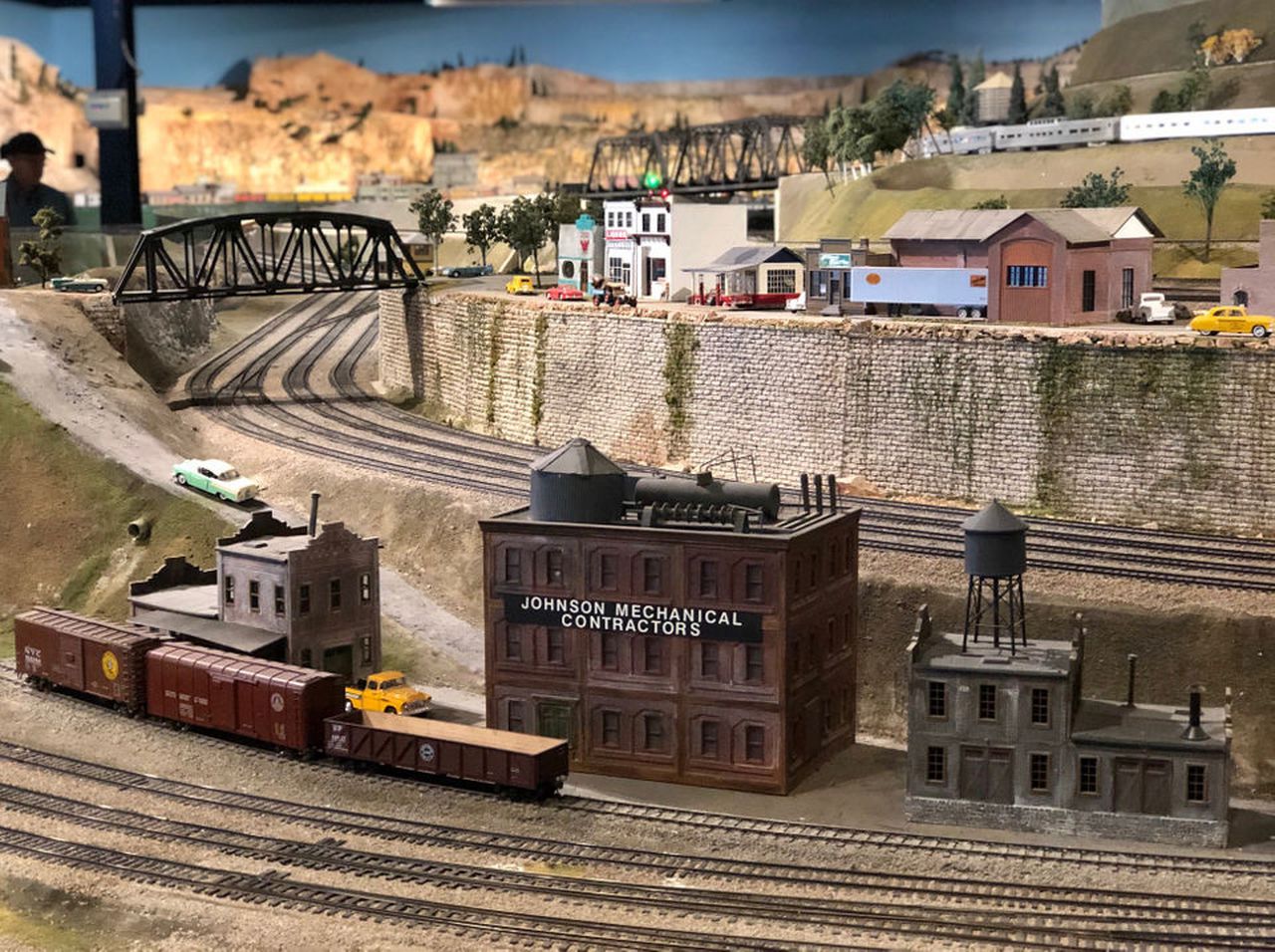 World's Largest O-Scale Model Railroad: world record in Commerce ...