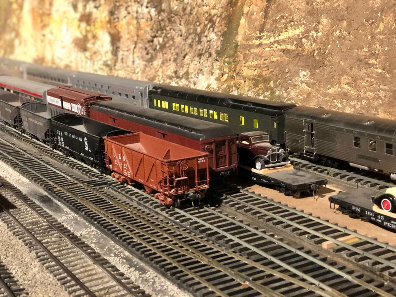 World's Largest O-Scale Model Railroad: world record in Commerce ...