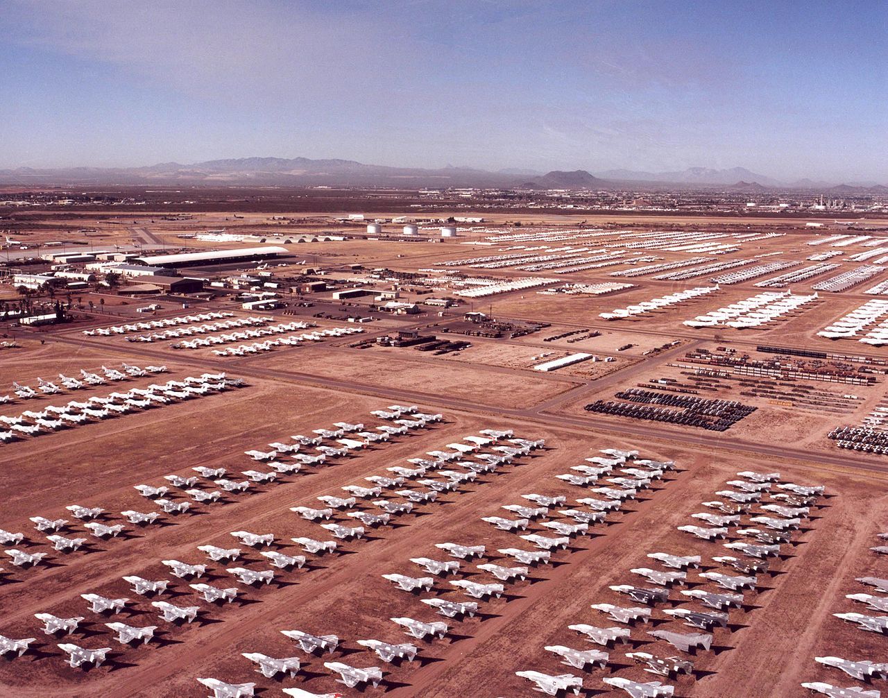 World's Largest Military Aircraft Boneyard: world record in Tucson, Arizona
