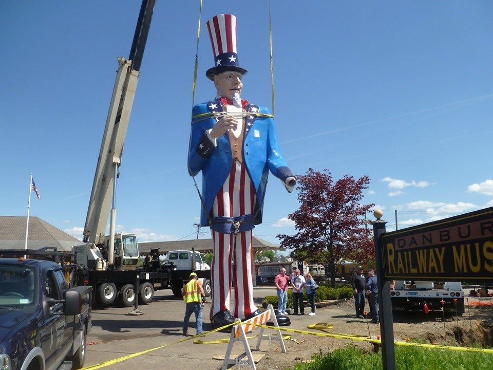 World’s Tallest Uncle Sam Statue: world record in Danbury, Connecticut