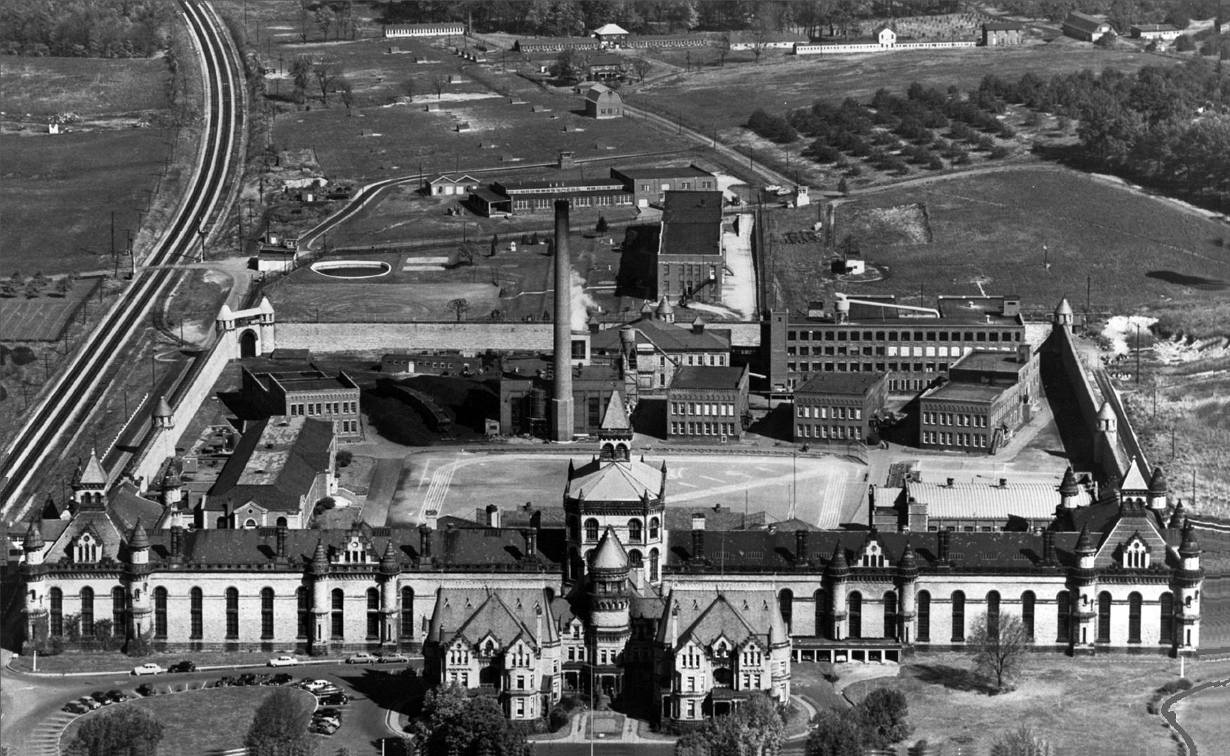 World's Largest Free Standing Jail Cell: world record in Mansfield, Ohio