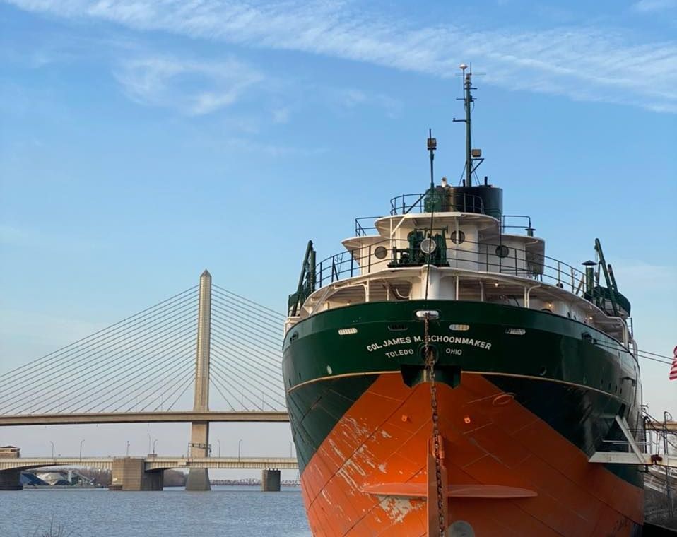 World’s Largest Bulk Freighter: world record in Toledo, Ohio
