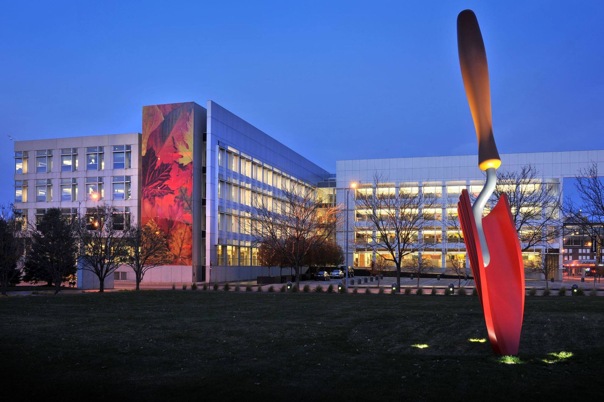 World's Largest Garden Trowel Sculpture: world record in Des Moines, Iowa