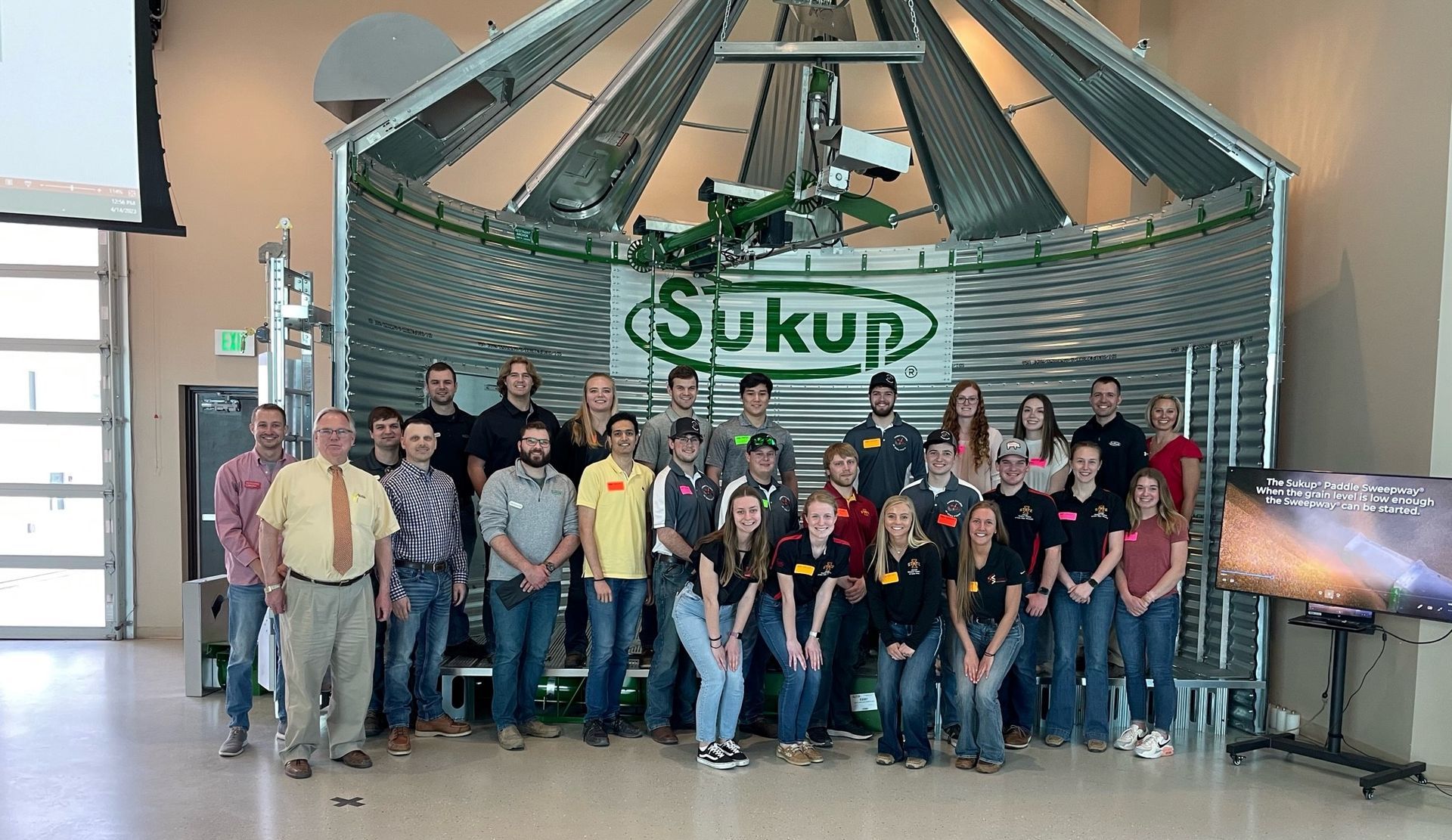 World’s Largest Free Span Grain Bin: world record in Mason City, Iowa