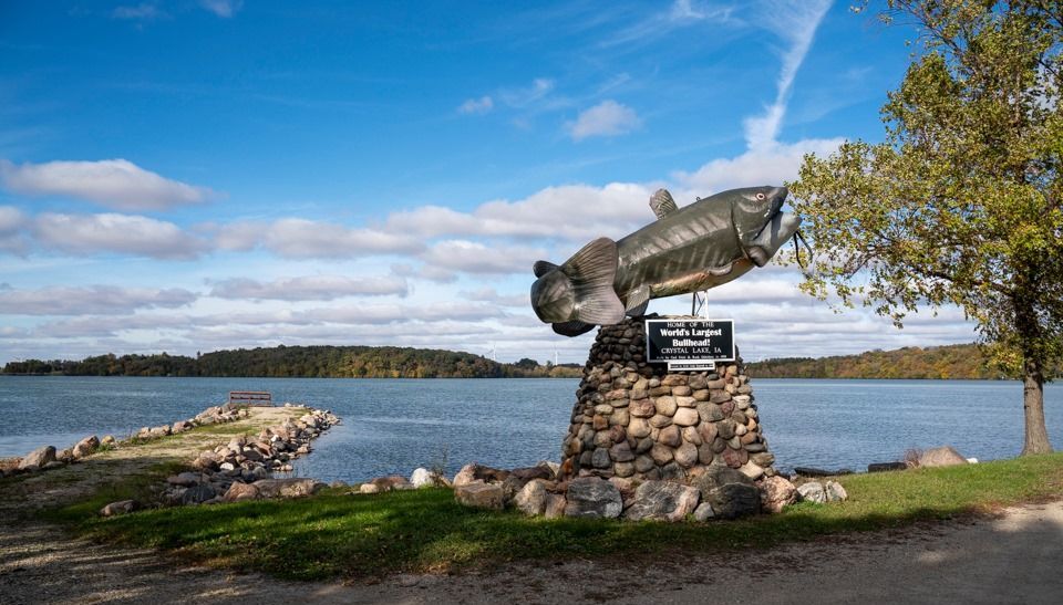 World's Largest Bullhead Sculpture: world record in Crystal Lake, Iowa