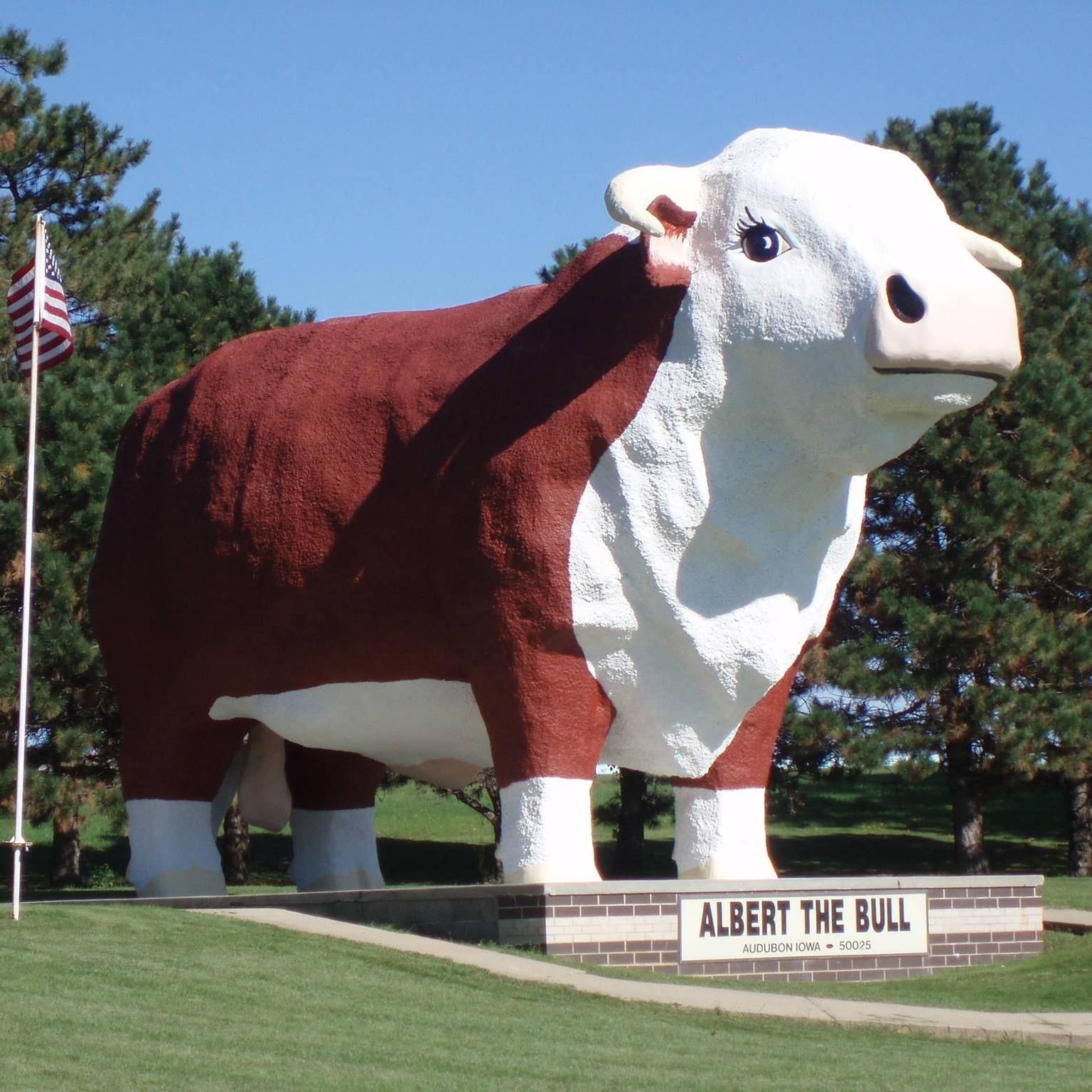 World’s Largest Bull Sculpture: world record in Audubon, Iowa